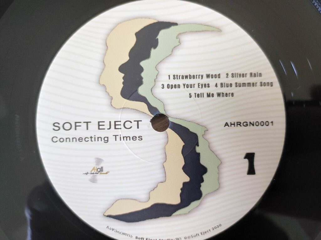 Soft Eject - Connecting Times - Vinyl.ge - მუსიკალური ვინილები (ფირფიტები)